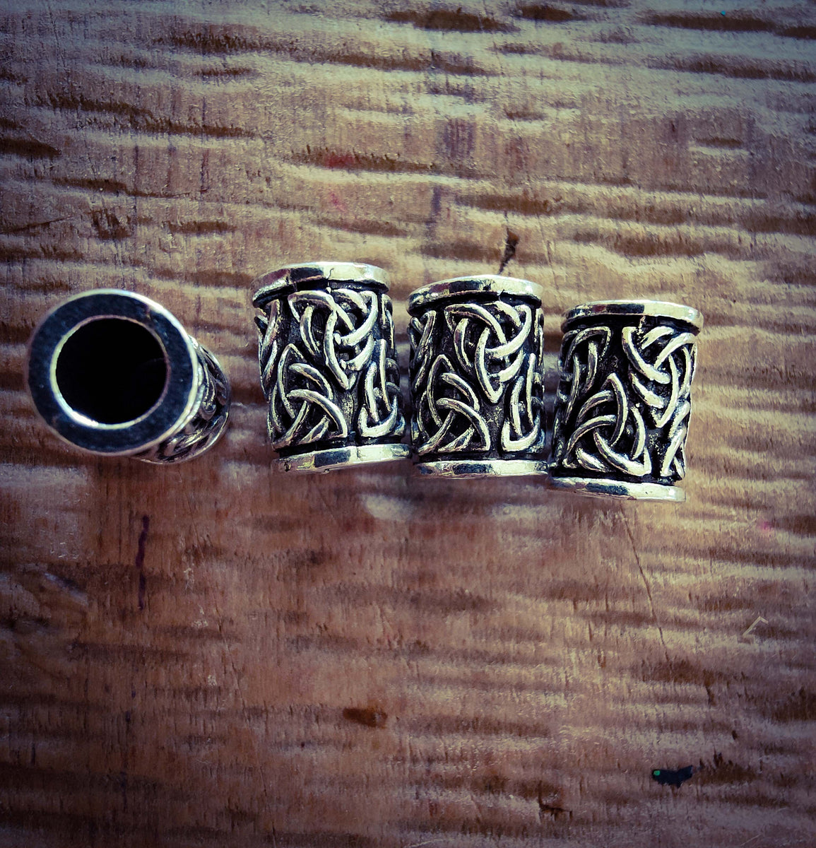 Triquetra bead – Twisted Roots by Leaf